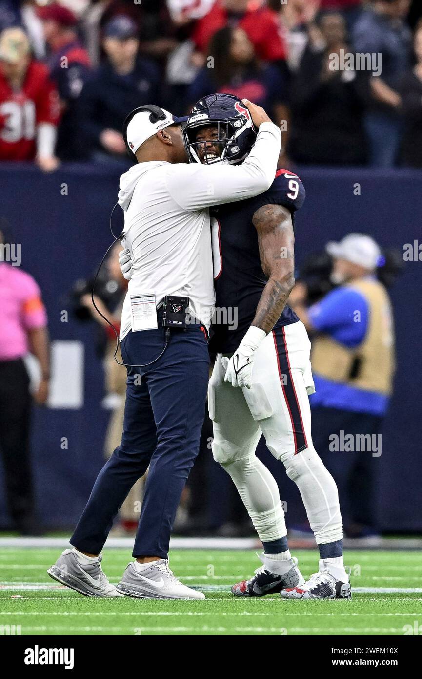 Houston Texans tight end Brevin Jordan (9) celebrates his touchdown ...
