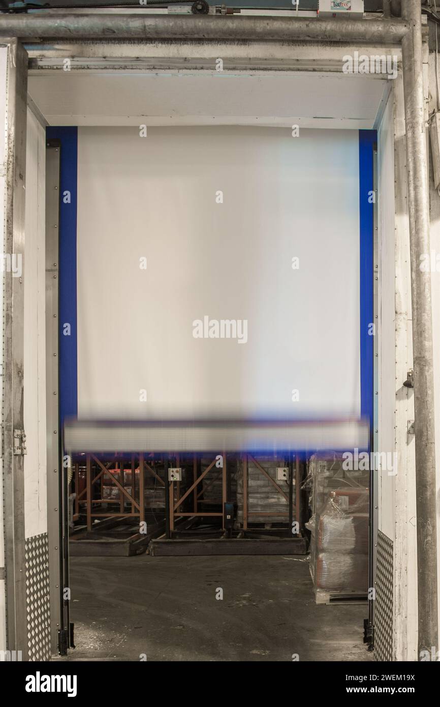 Industrial cold store hi-res stock photography and images - Alamy
