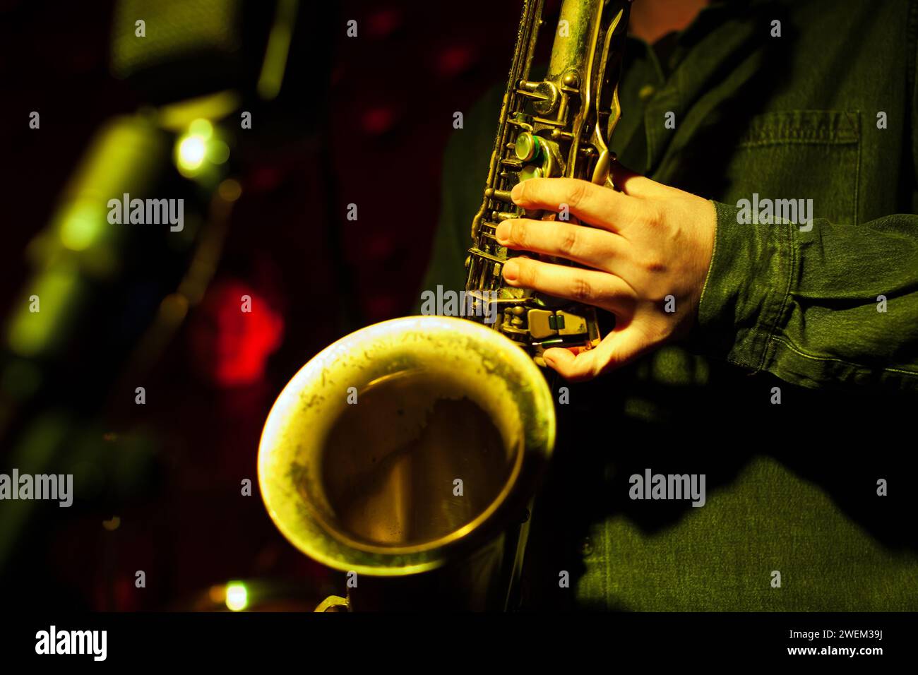 Close up alto saxophone hi-res stock photography and images - Alamy