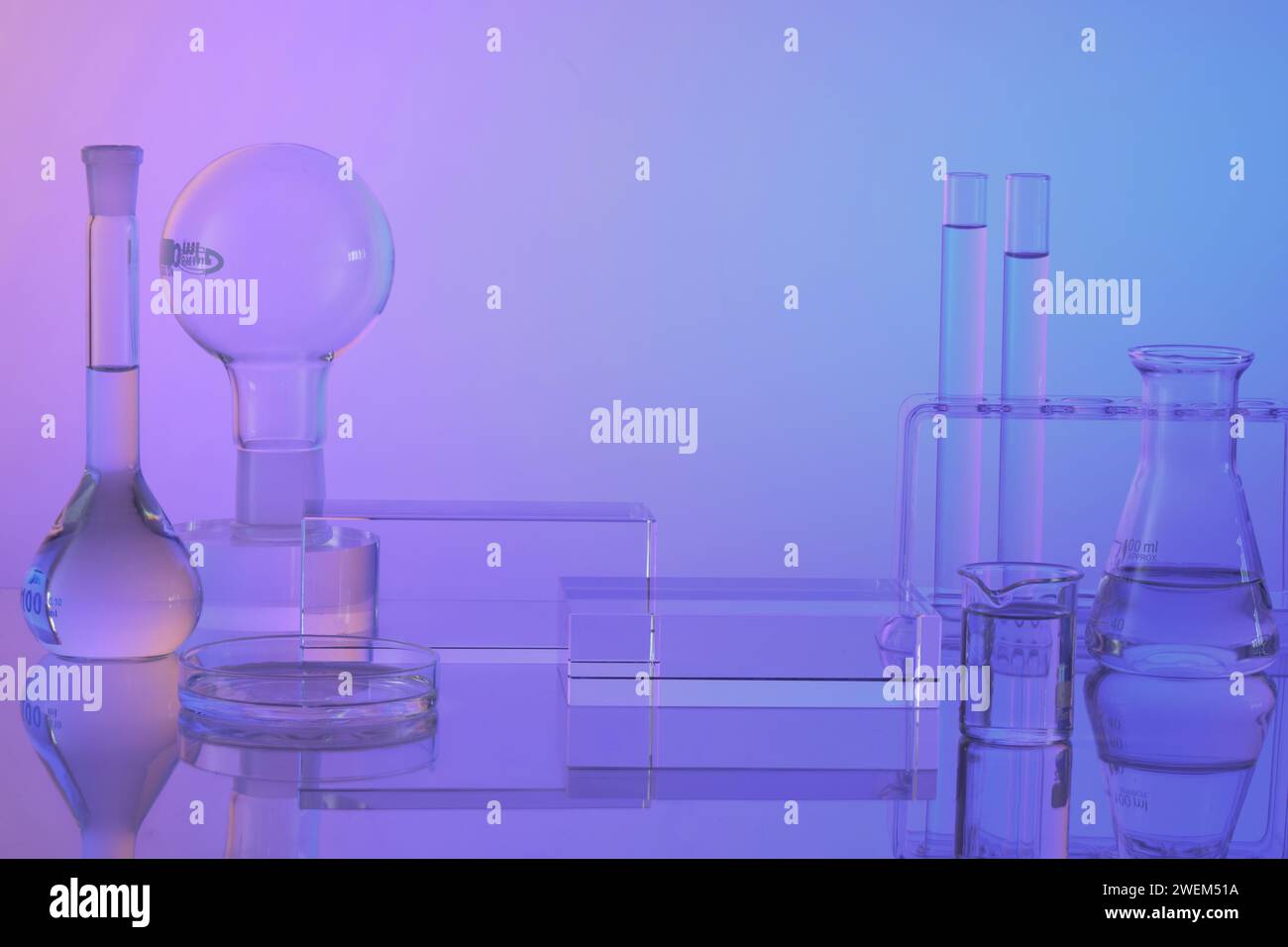 Pedestal for cosmetic product presentation with transparent podium, lab ...