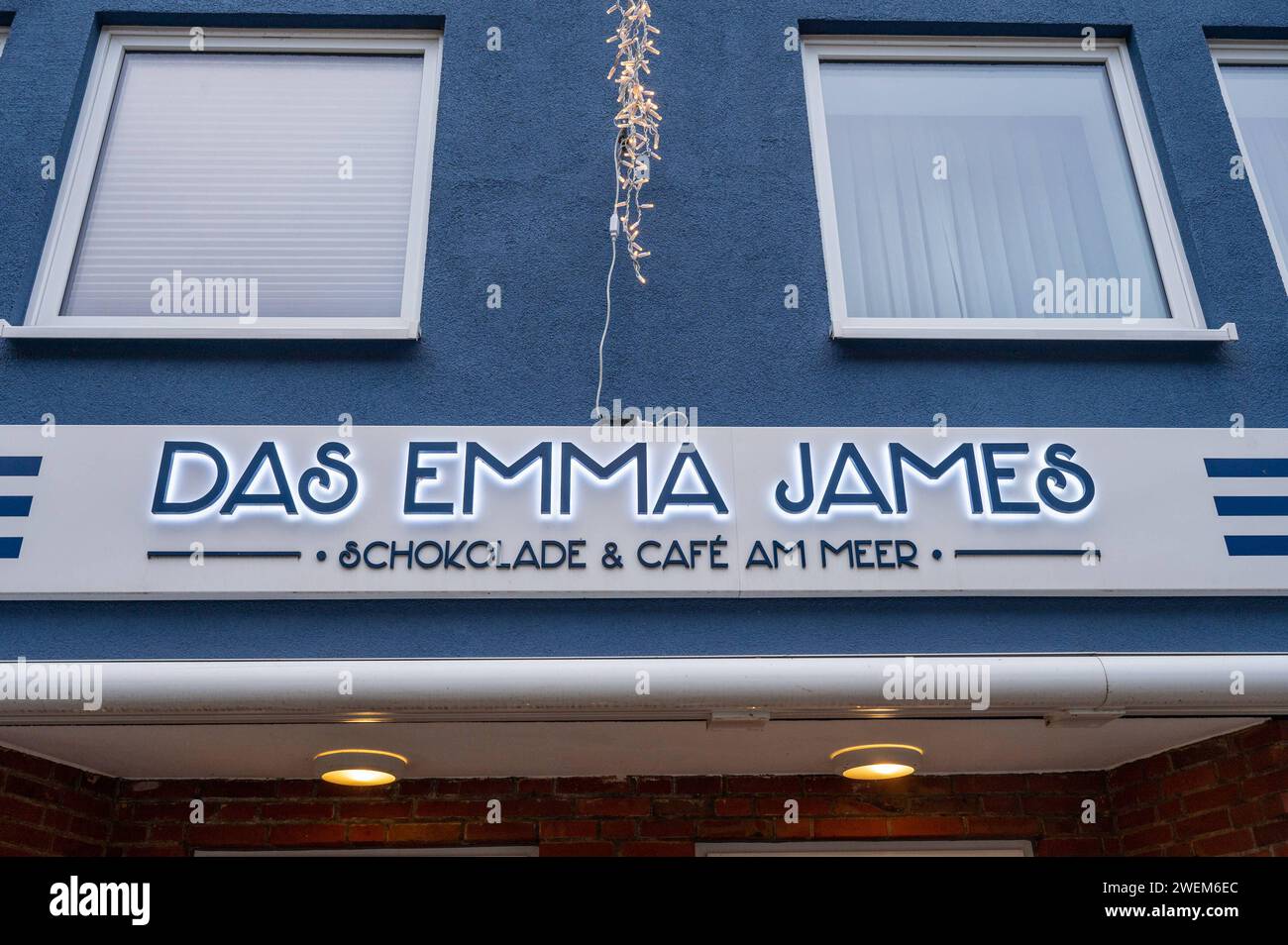 Helgoland Das CafÃ Das Emma James auf Helgoland. Helgoland ist eine Insel im Bereich der ...