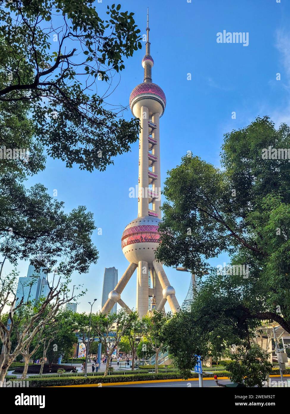 Shanghai pudong shanghai tower hi-res stock photography and images - Alamy