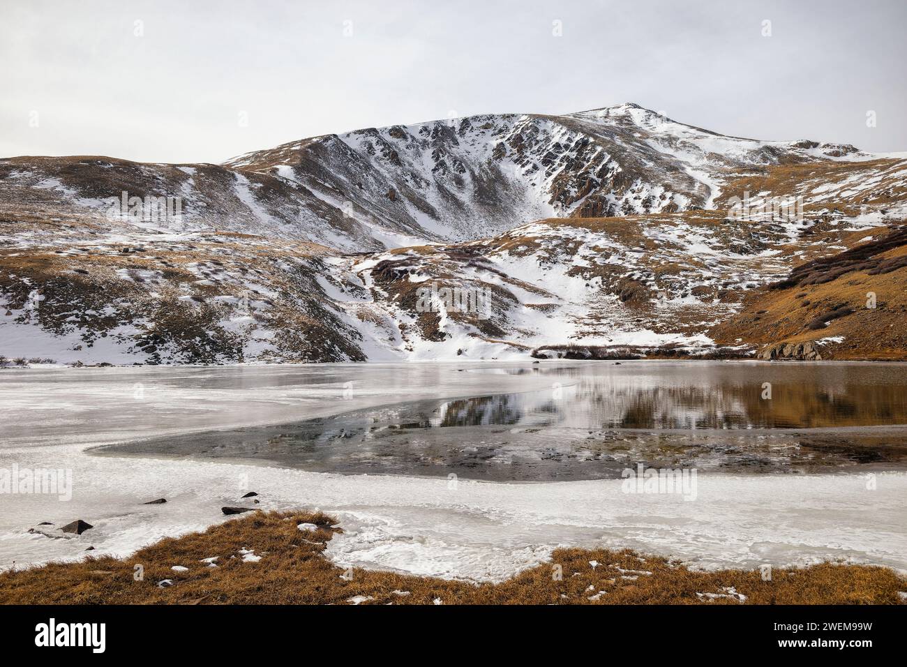 Square range hi-res stock photography and images - Alamy