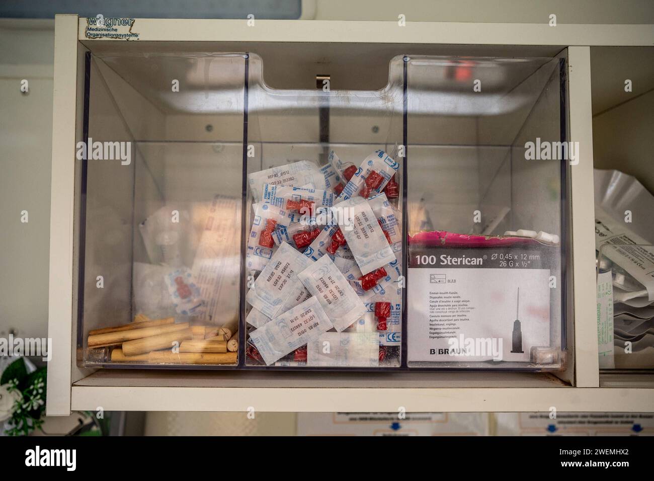 Drogenkonsummobile hi-res stock photography and images - Alamy