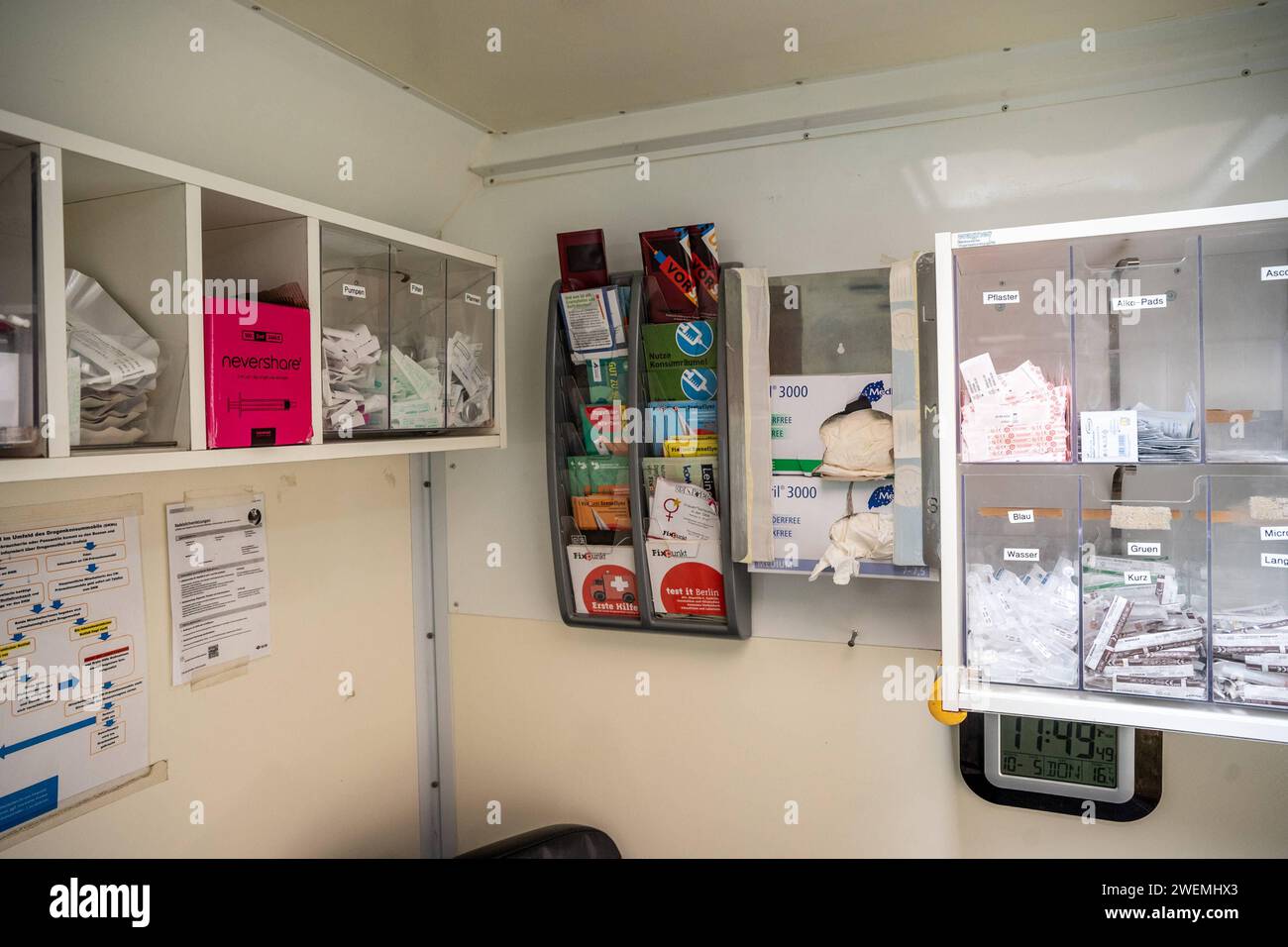 Zu konsumieren hi-res stock photography and images - Alamy