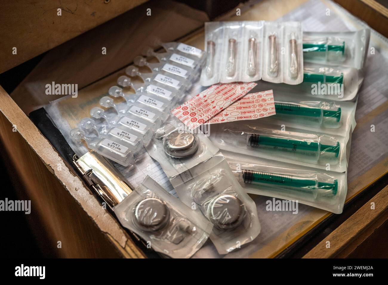 Zu konsumieren hi-res stock photography and images - Alamy