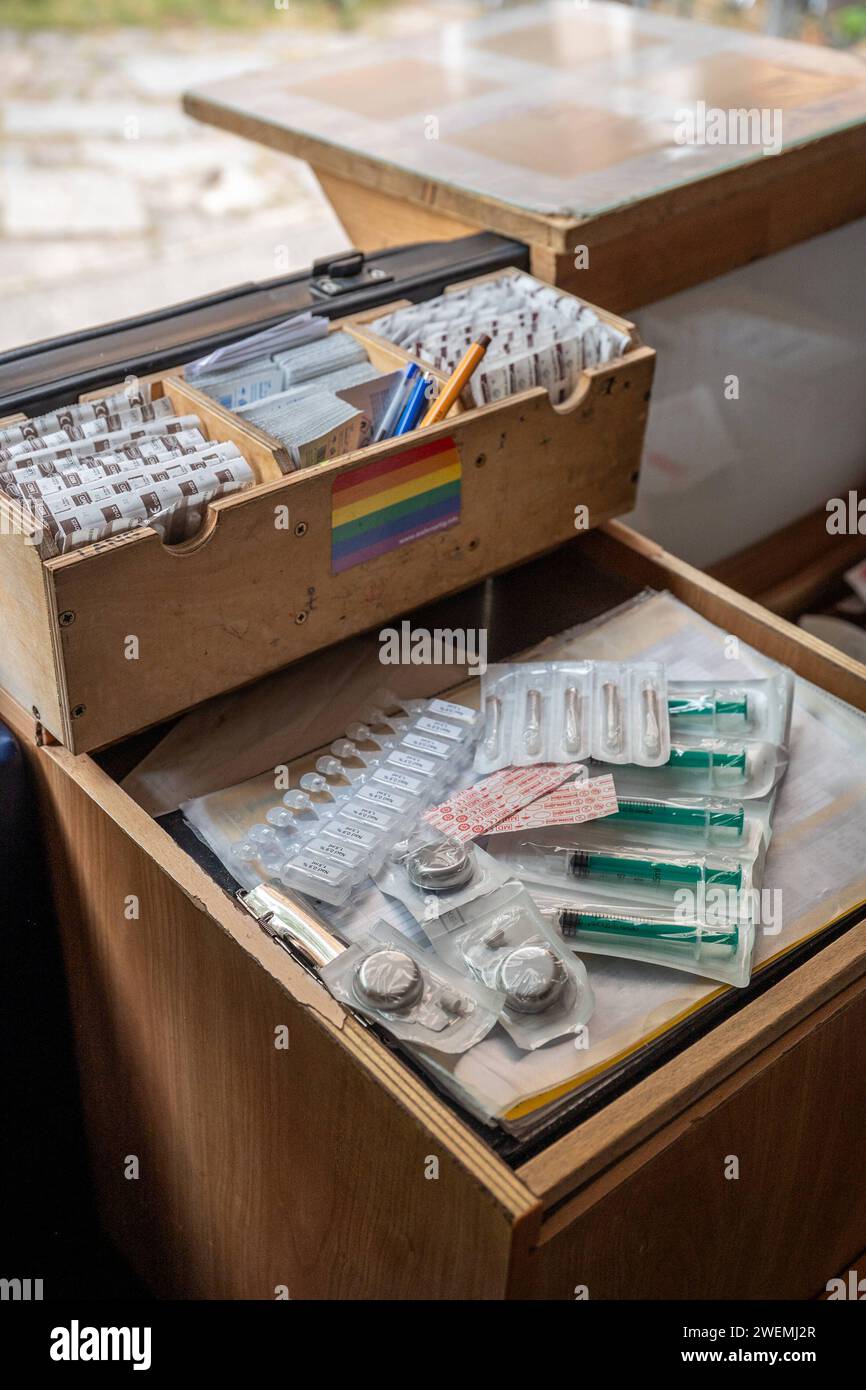 Zu konsumieren hi-res stock photography and images - Alamy