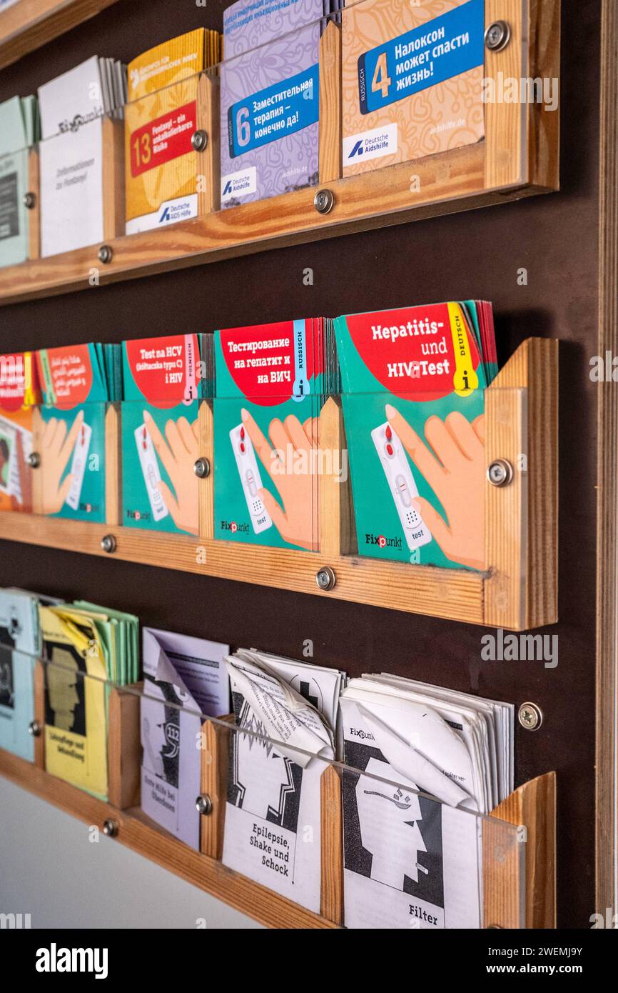 Zu konsumieren hi-res stock photography and images - Alamy