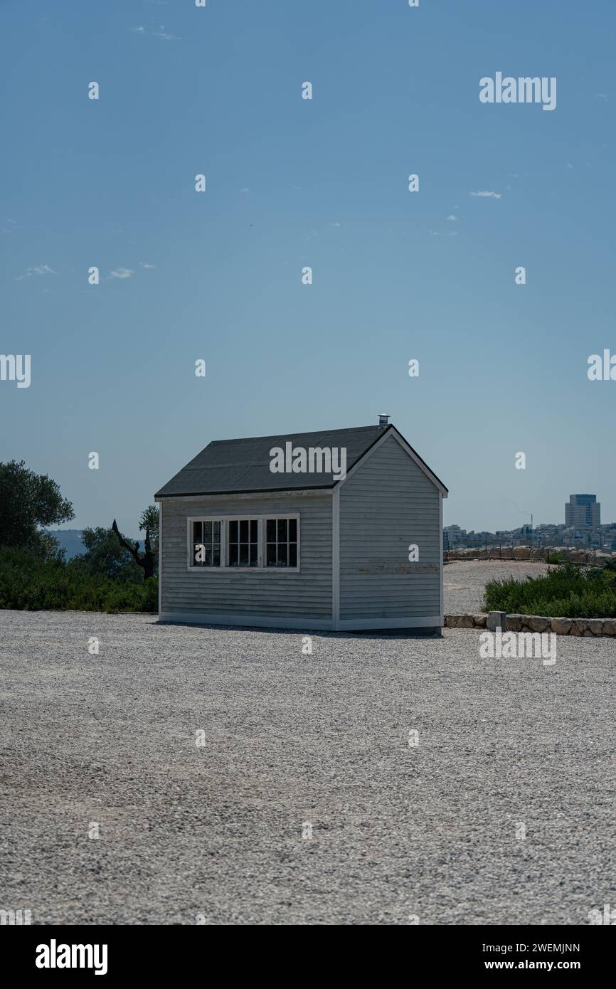 Lonely small house hi-res stock photography and images - Alamy