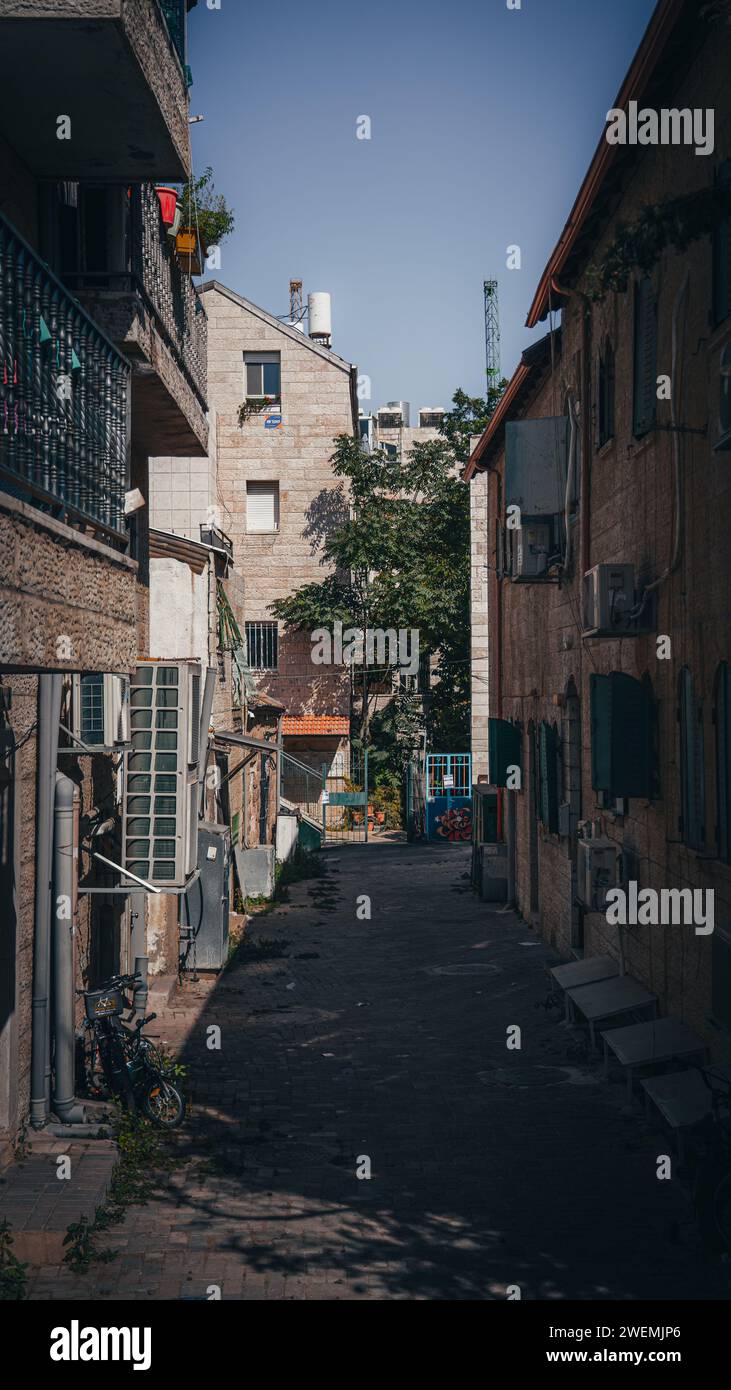 Back alley in neighbourhood hi-res stock photography and images - Alamy