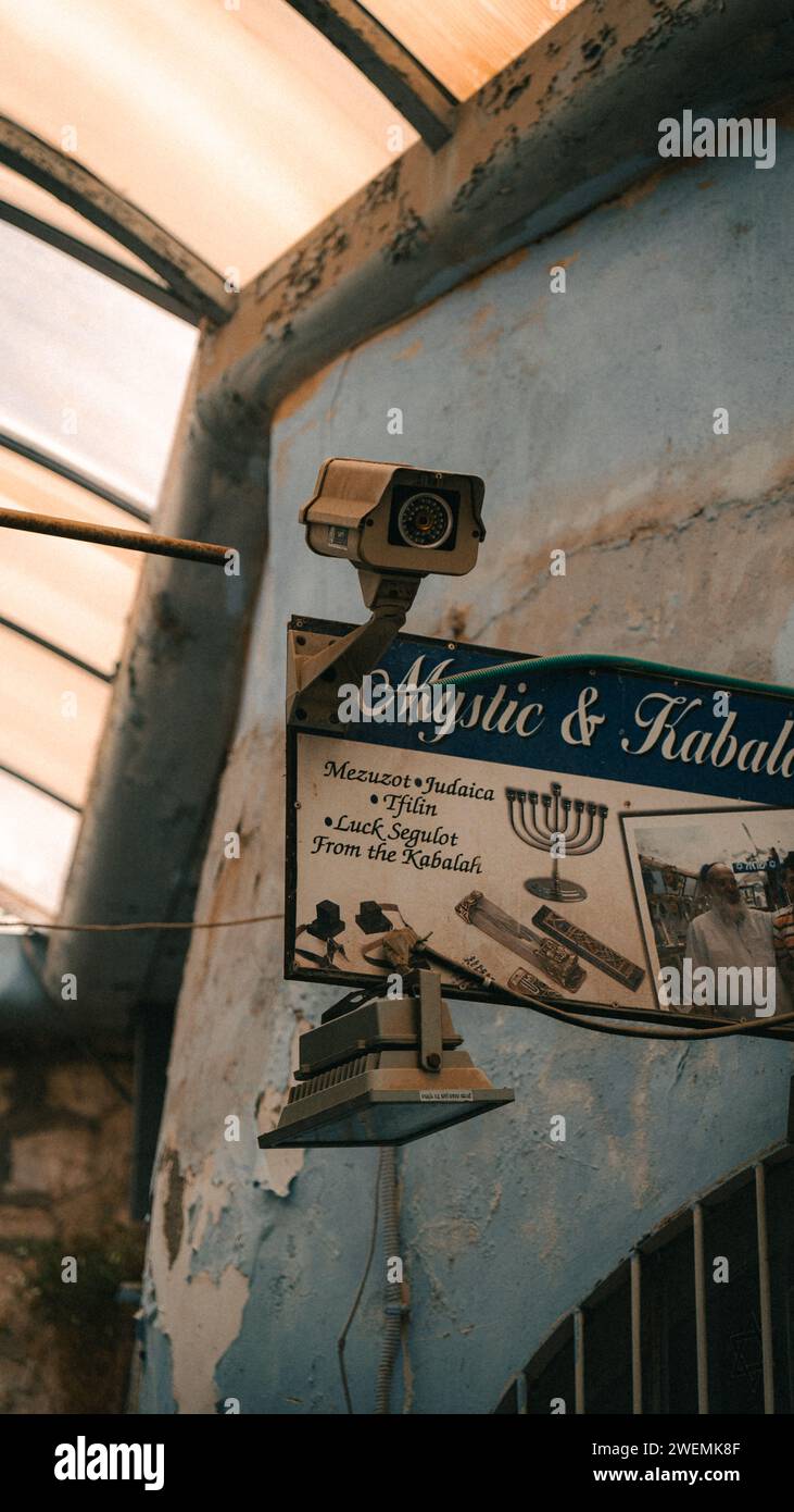 Old cctv camera hi-res stock photography and images - Alamy