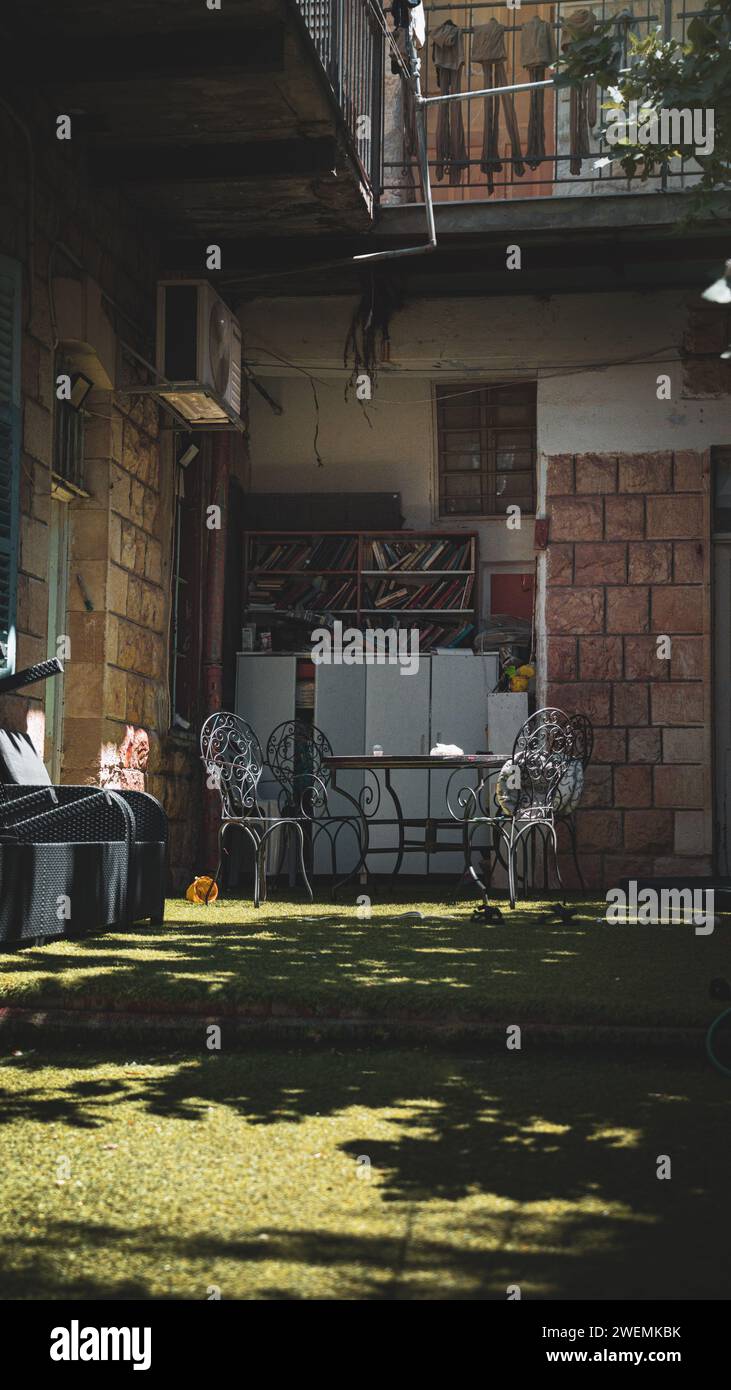 Back alley door hi-res stock photography and images - Alamy