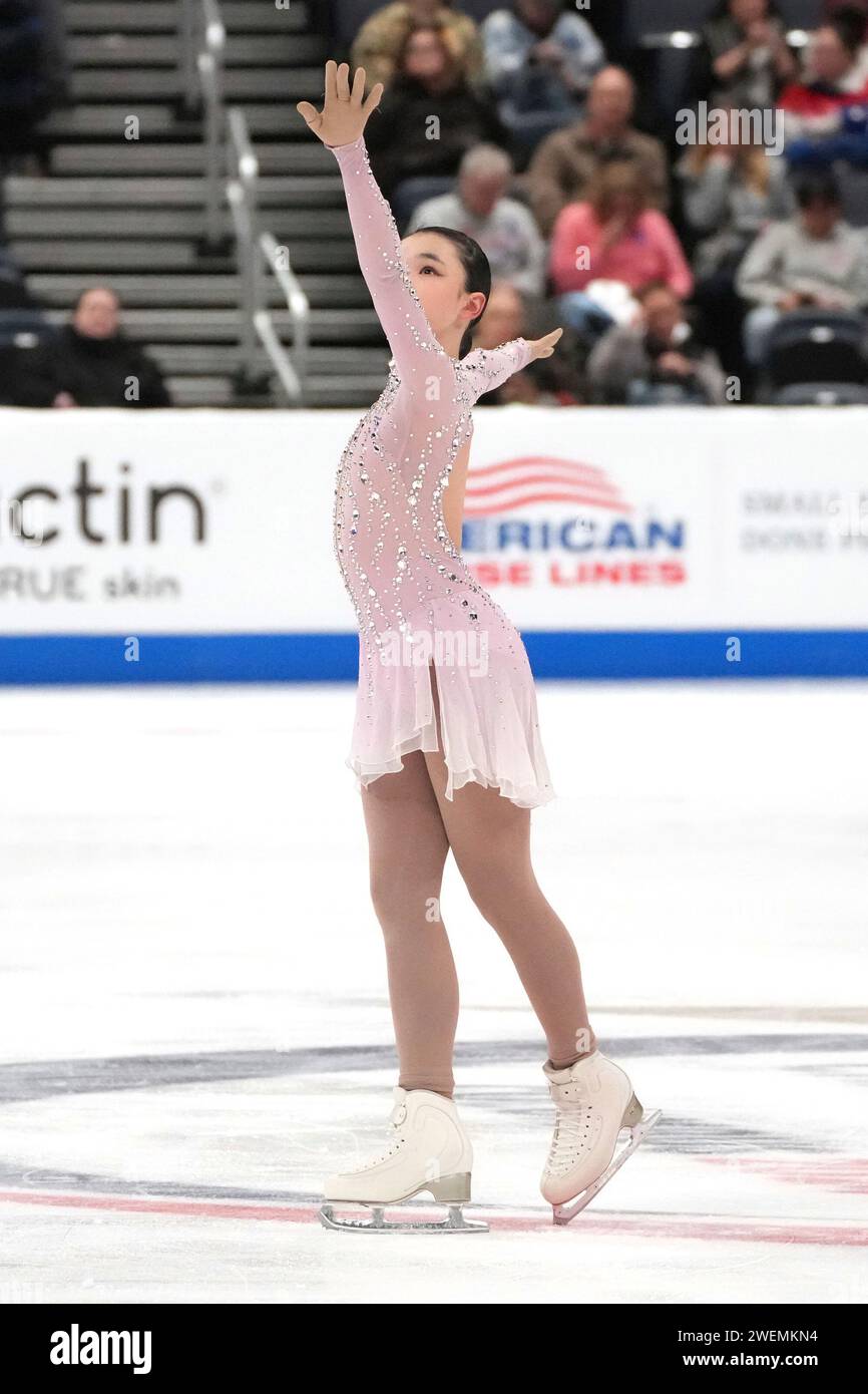 COLUMBUS, OH - JANUARY 25: Elyce Lin-Gracey skates in the Women's Short ...
