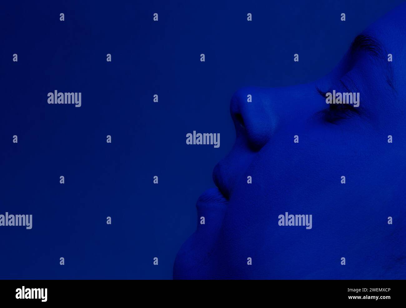 Bold blue face hi-res stock photography and images - Alamy