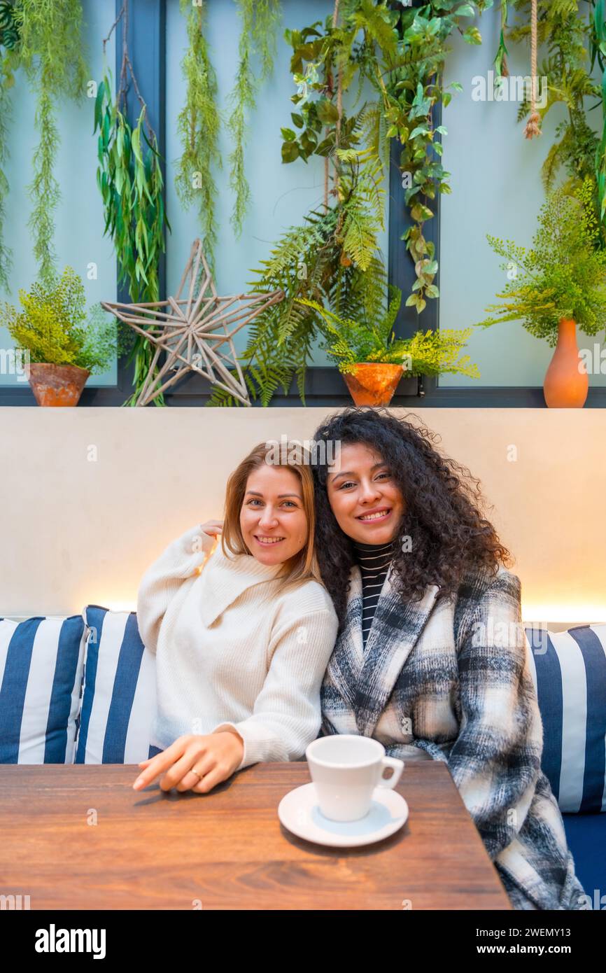 Two diverse female friends hi-res stock photography and images - Alamy