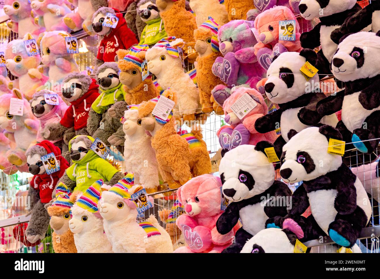 Lucky draw hi-res stock photography and images - Alamy