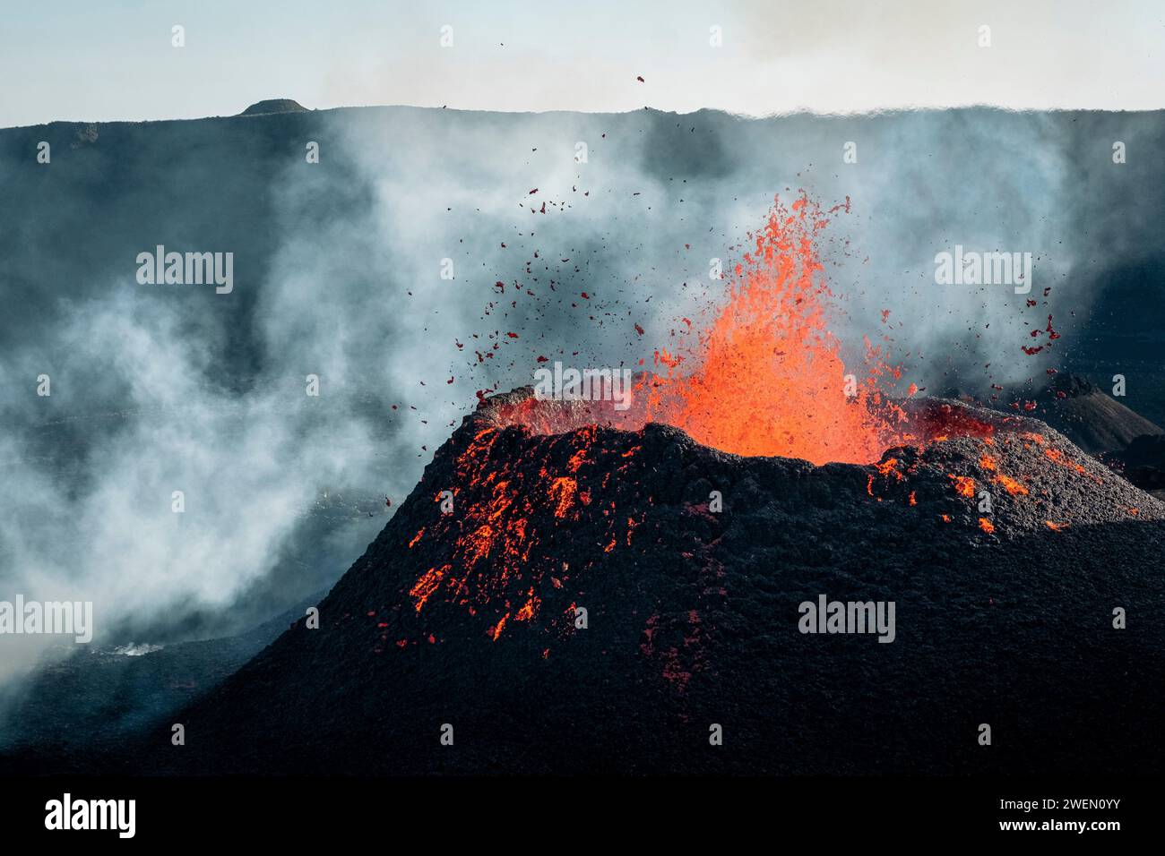 A powerful eruption of the Piton de la Fournaise volcano on Reunion ...