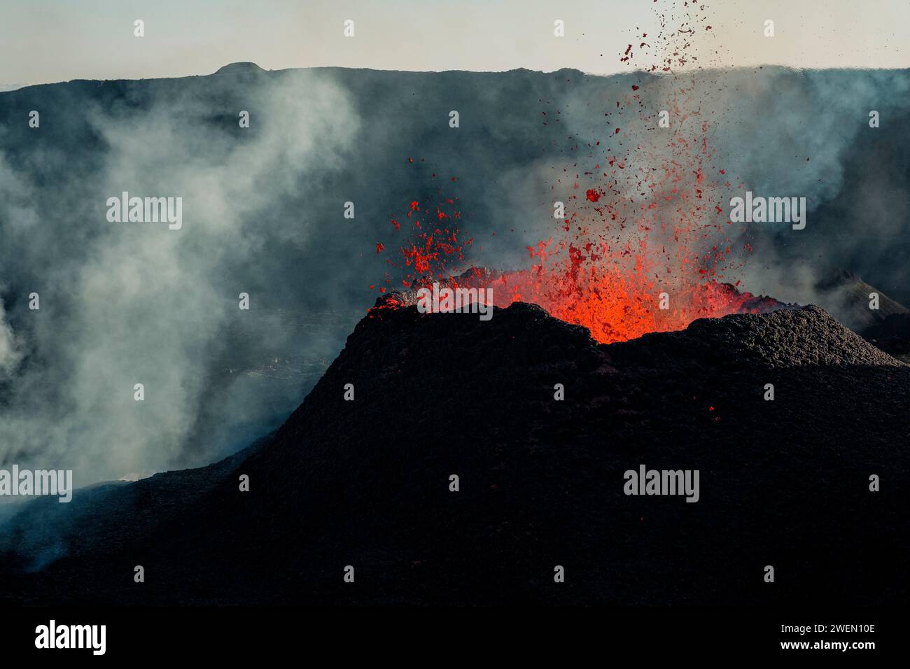 A powerful eruption of the Piton de la Fournaise volcano at Reunion ...