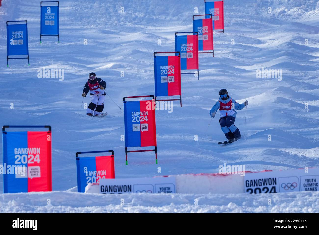 Jeongseon, South Korea. 26th Jan, 2024. Elizabeth Lemley(R) of the ...