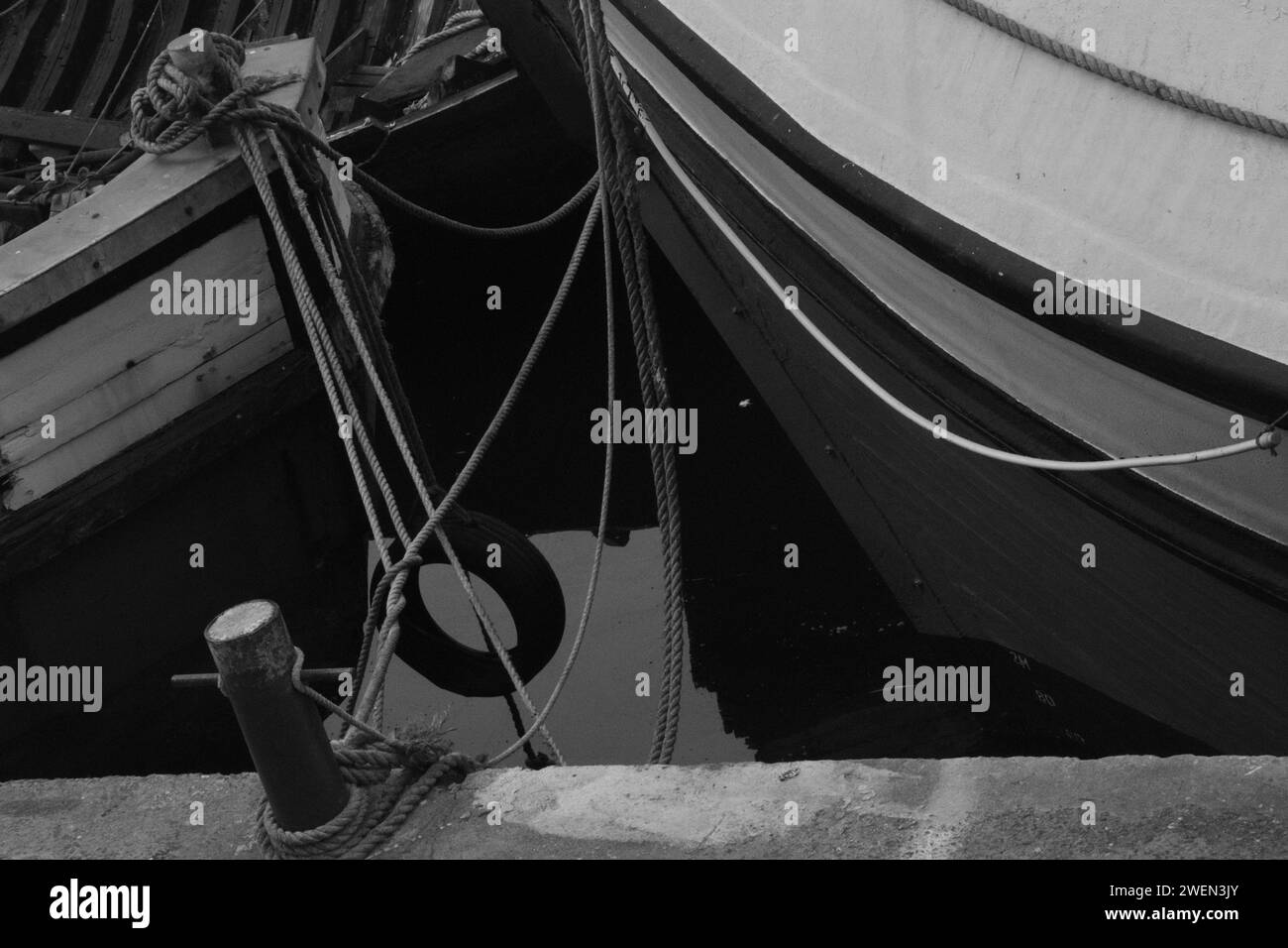 Coral knot Black and White Stock Photos & Images - Alamy