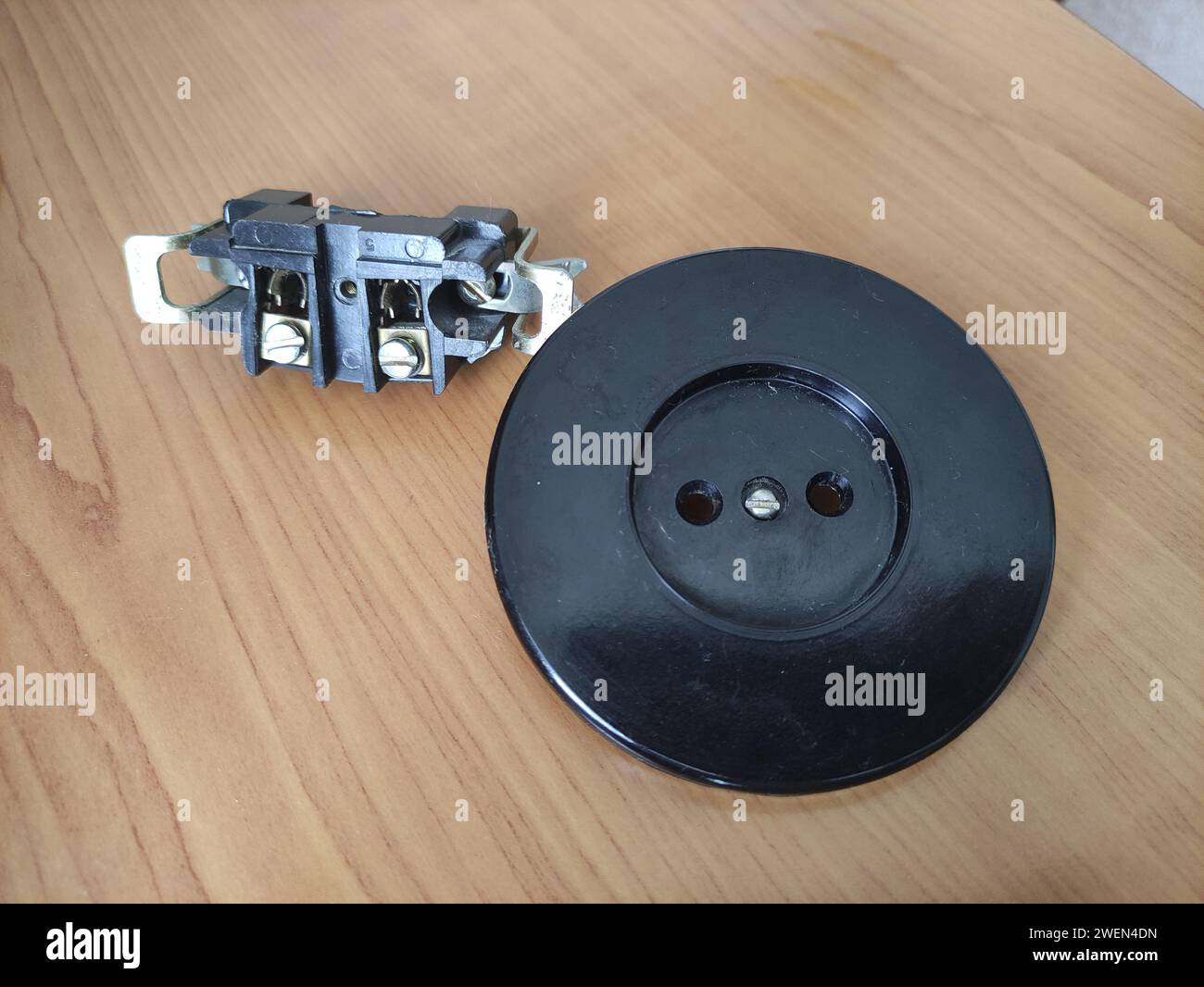 Electrical tee hi-res stock photography and images - Alamy