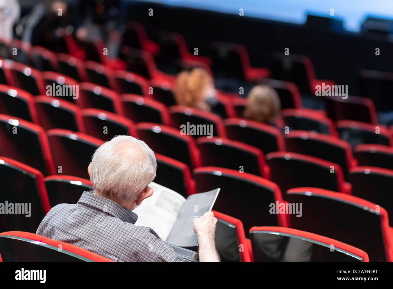low attendance at theatre play Stock Photo - Alamy
