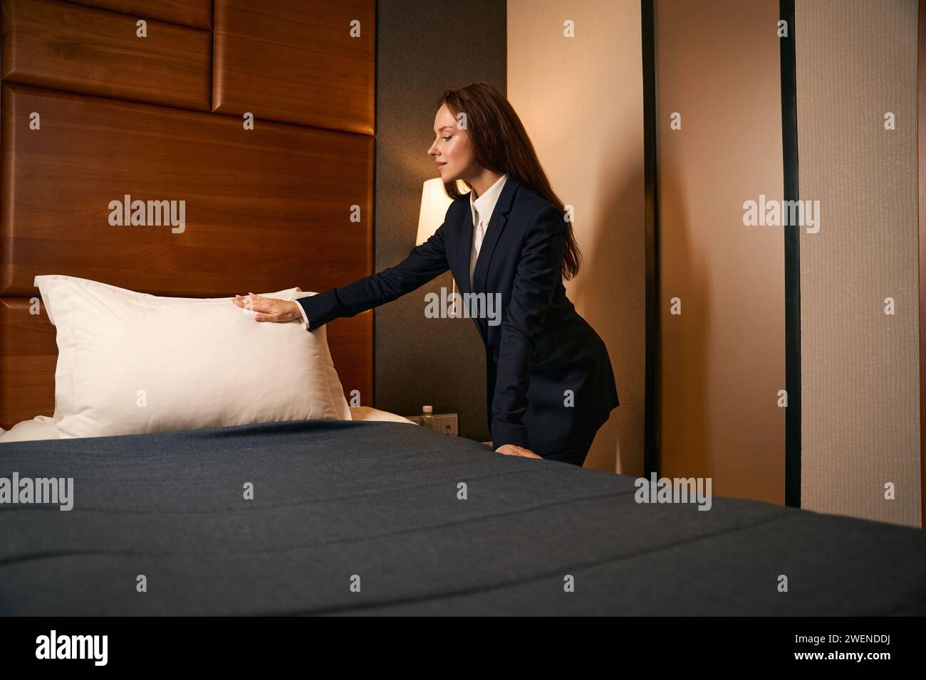 Hotel guest inspect hi-res stock photography and images - Alamy