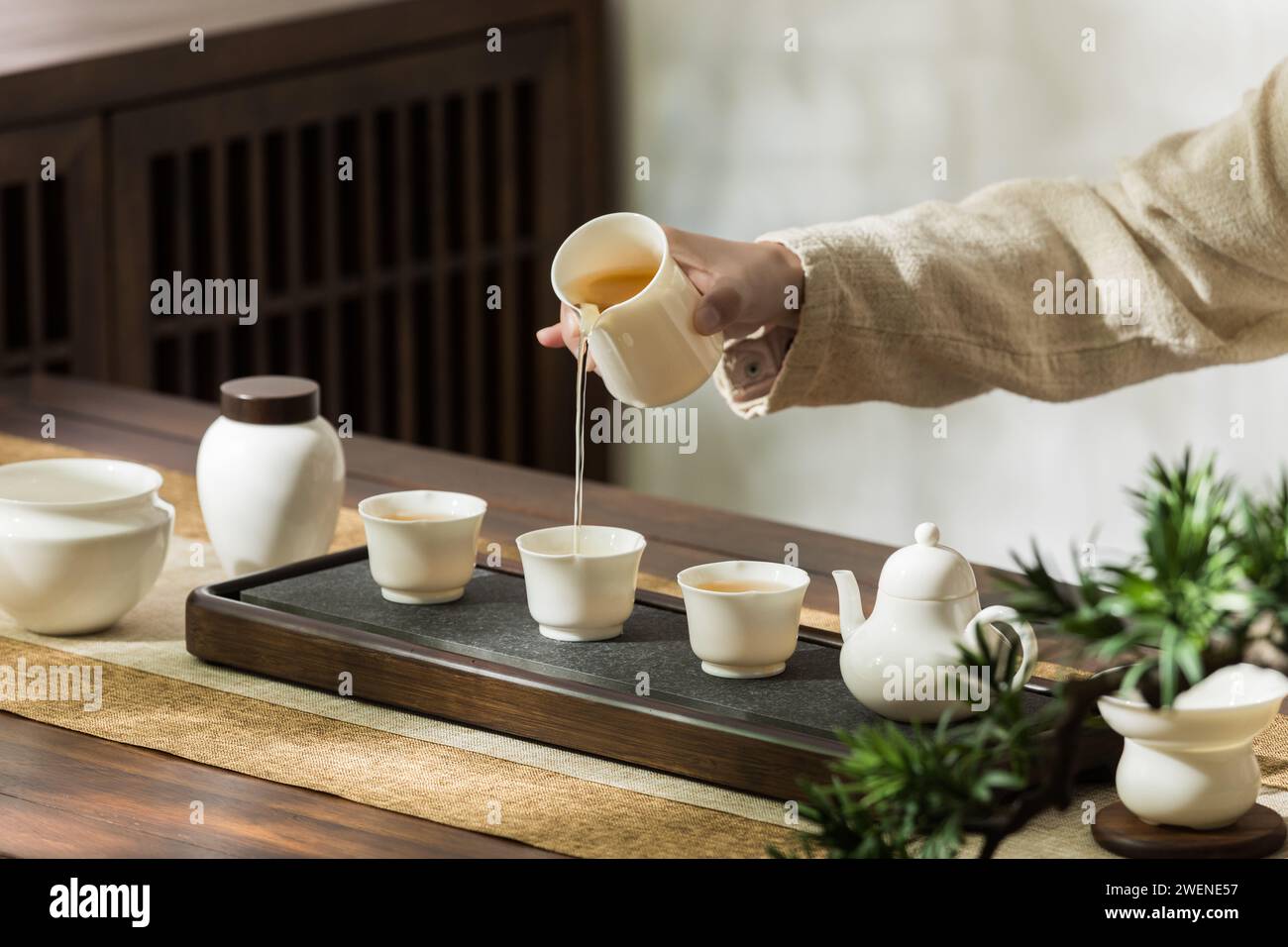 Tea brewing techniques hi-res stock photography and images - Alamy