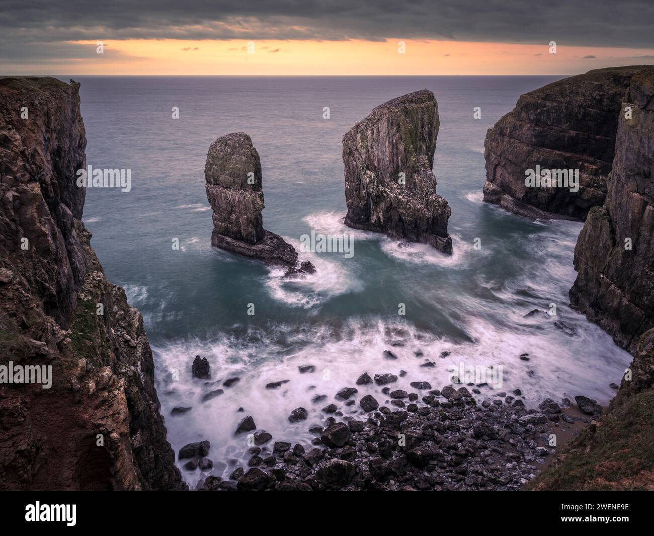 Welsh seascapes hi-res stock photography and images - Alamy