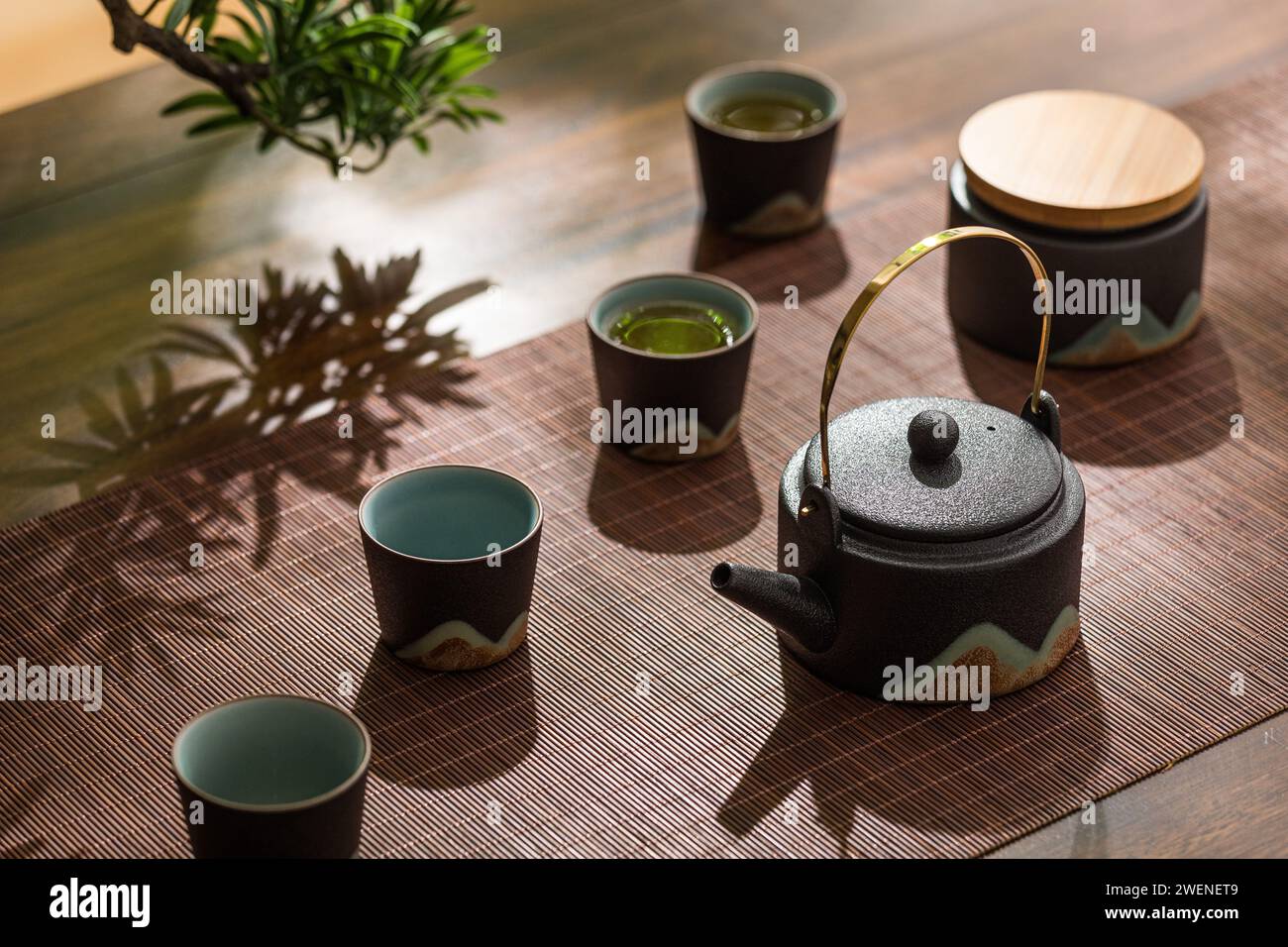 Tea brewing techniques hi-res stock photography and images - Alamy