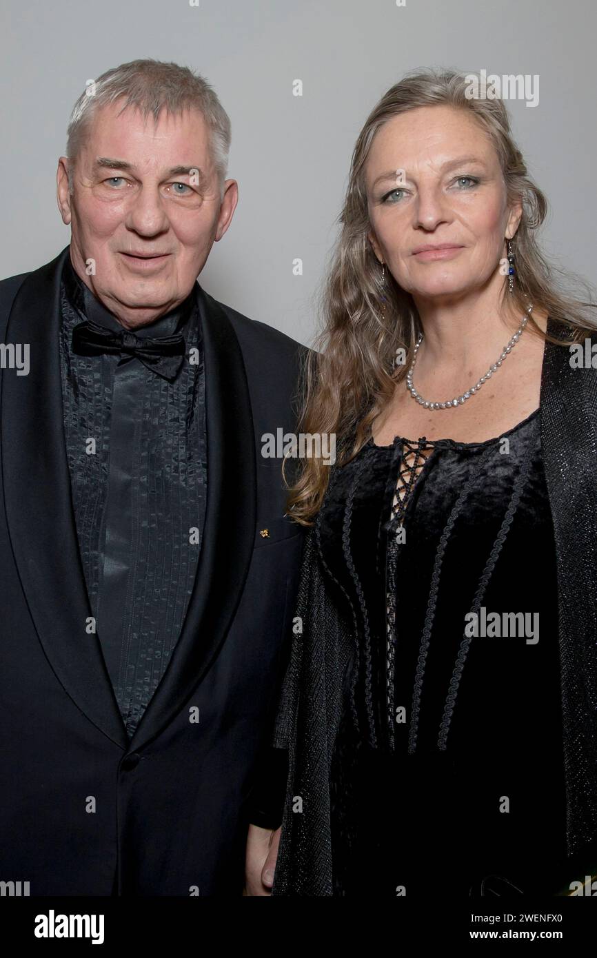 Schauspieler Heinz Hönig und Gabriele Lechner kommen zum VIP Empfang ...