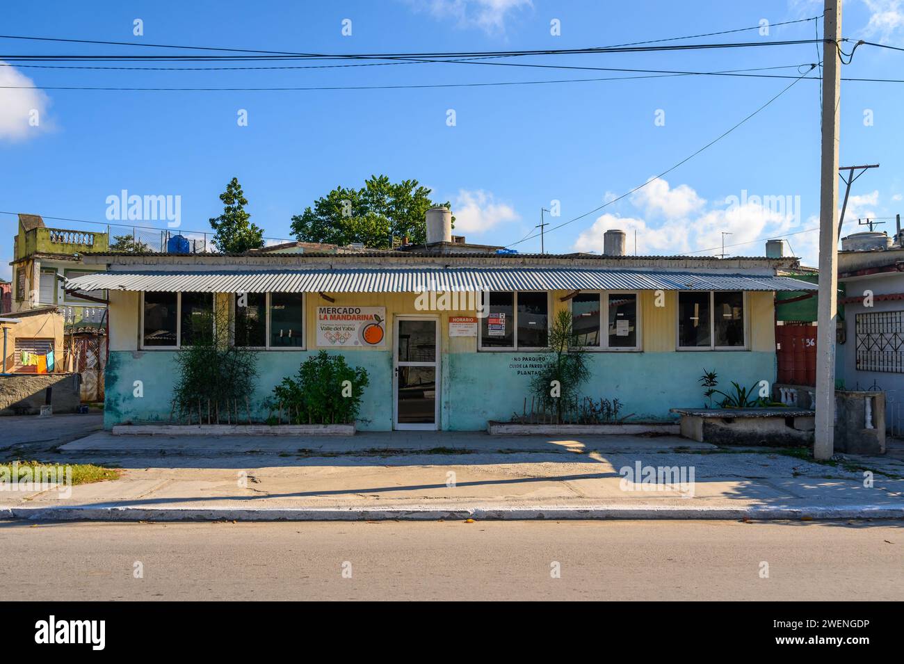 facade building, santa clara, cuba Stock Photo - Alamy