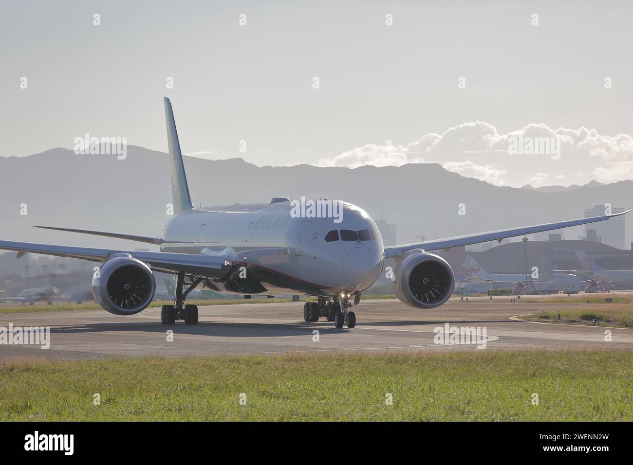 Taipei airport cargo hi-res stock photography and images - Alamy