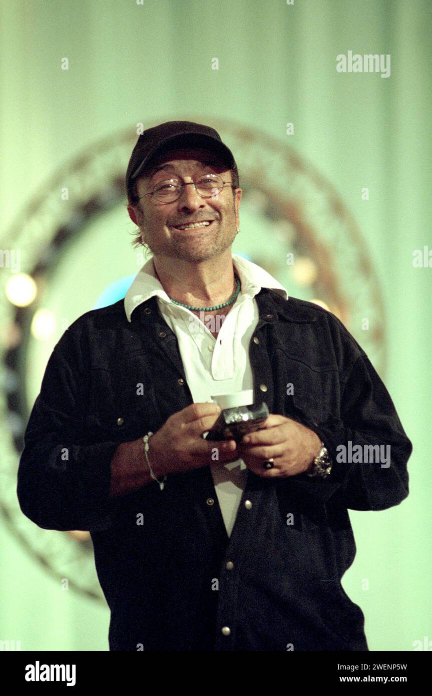 Lucio dalla polistrumentista italiano hi-res stock photography and ...