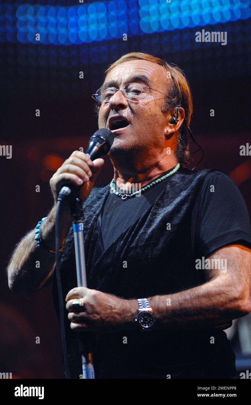 Lucio dalla the photographs hi-res stock photography and images - Alamy