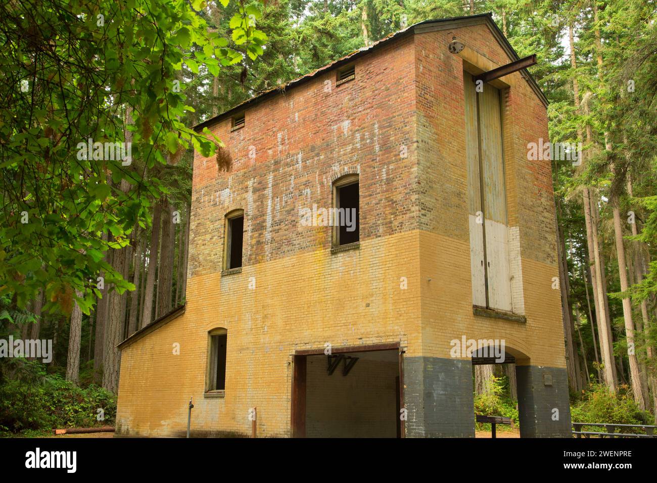 Torpedo Tower, Fort Townsend Historical State Park , Washington Stock ...
