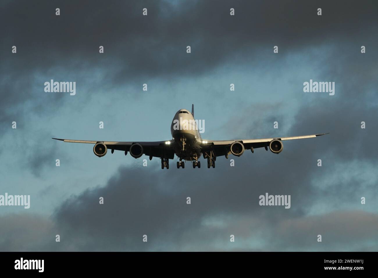 Jumbojet hi-res stock photography and images - Alamy