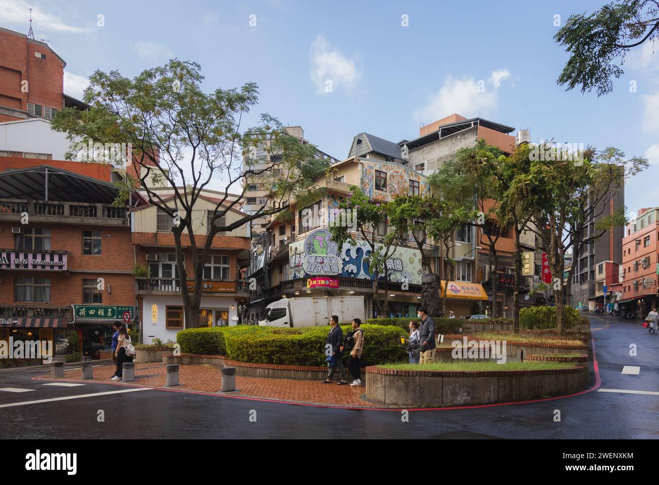 Taipei, Taiwan - October 1, 2023: Busy, colourful urban people and ...