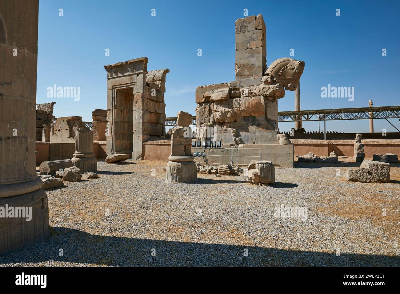 Huge stone bull at the Northwestern gate of the Hundred Column Hall in ...