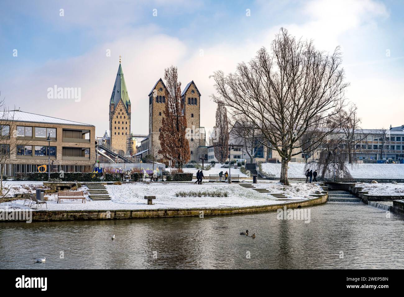 Paderborn Paderquellen, Dom und Abdinghofkirche in Paderborn, Nordrhein ...