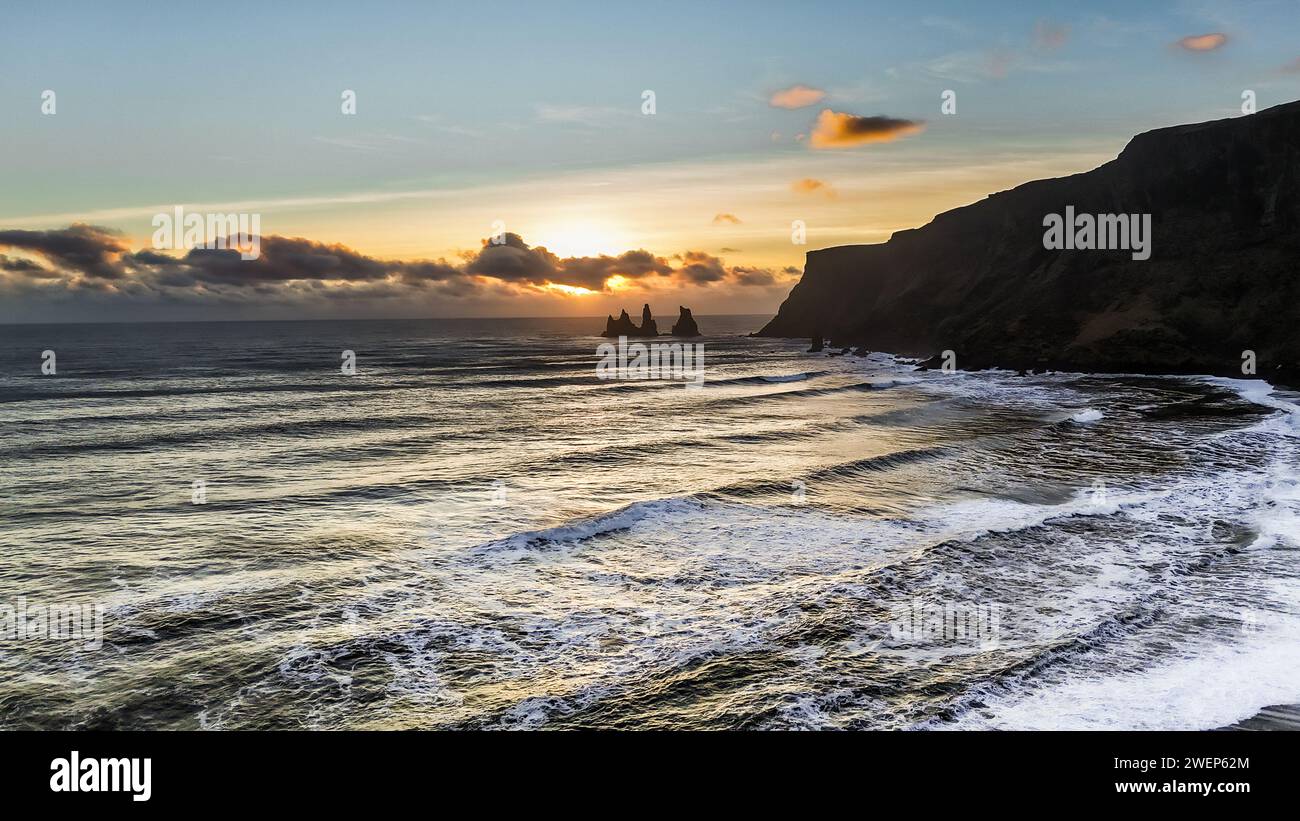 Sunrise over cliff beach hi-res stock photography and images - Alamy