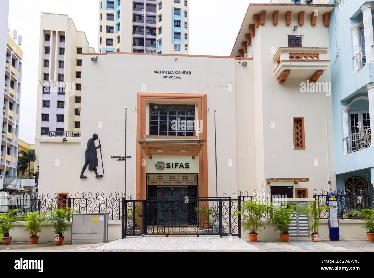 Mahatma Gandhi Memorial Hall in Race Horse Lane, Singapore Stock Photo ...
