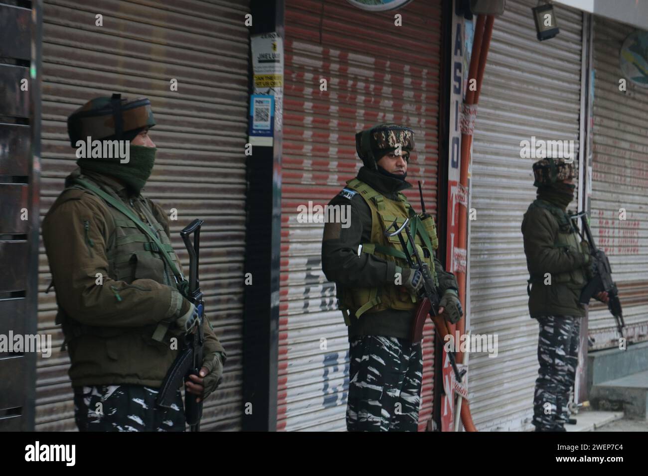 Srinagar Kashmir, India. 26th Jan, 2024. Indian paramilitary soldiers ...