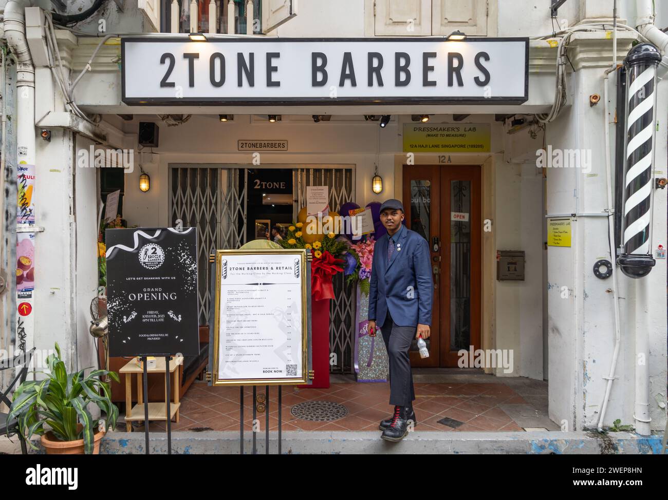 Malay barbers hi-res stock photography and images - Alamy