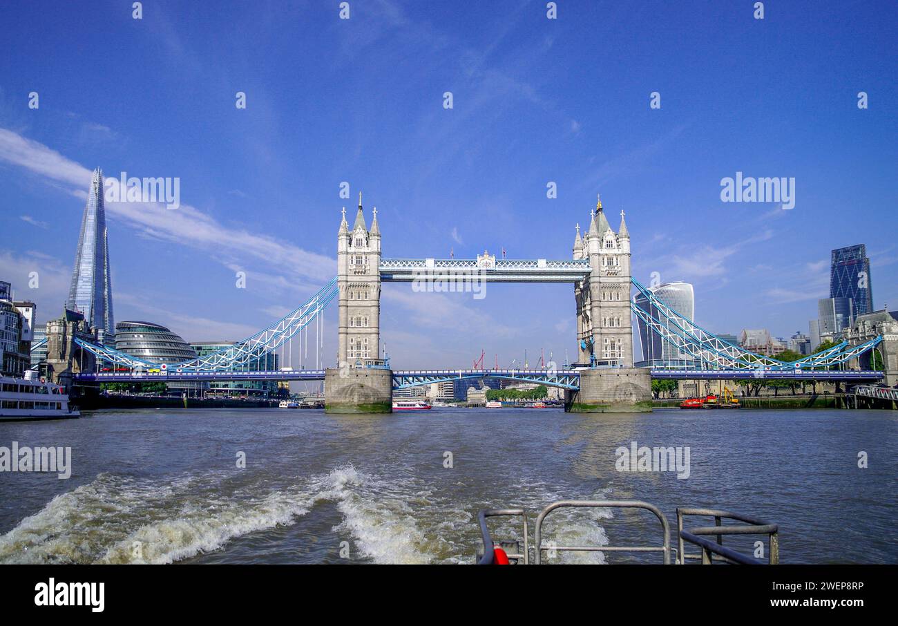London: Berühmte Brücke - die Tower Bridge. - Zu den bekanntesten ...