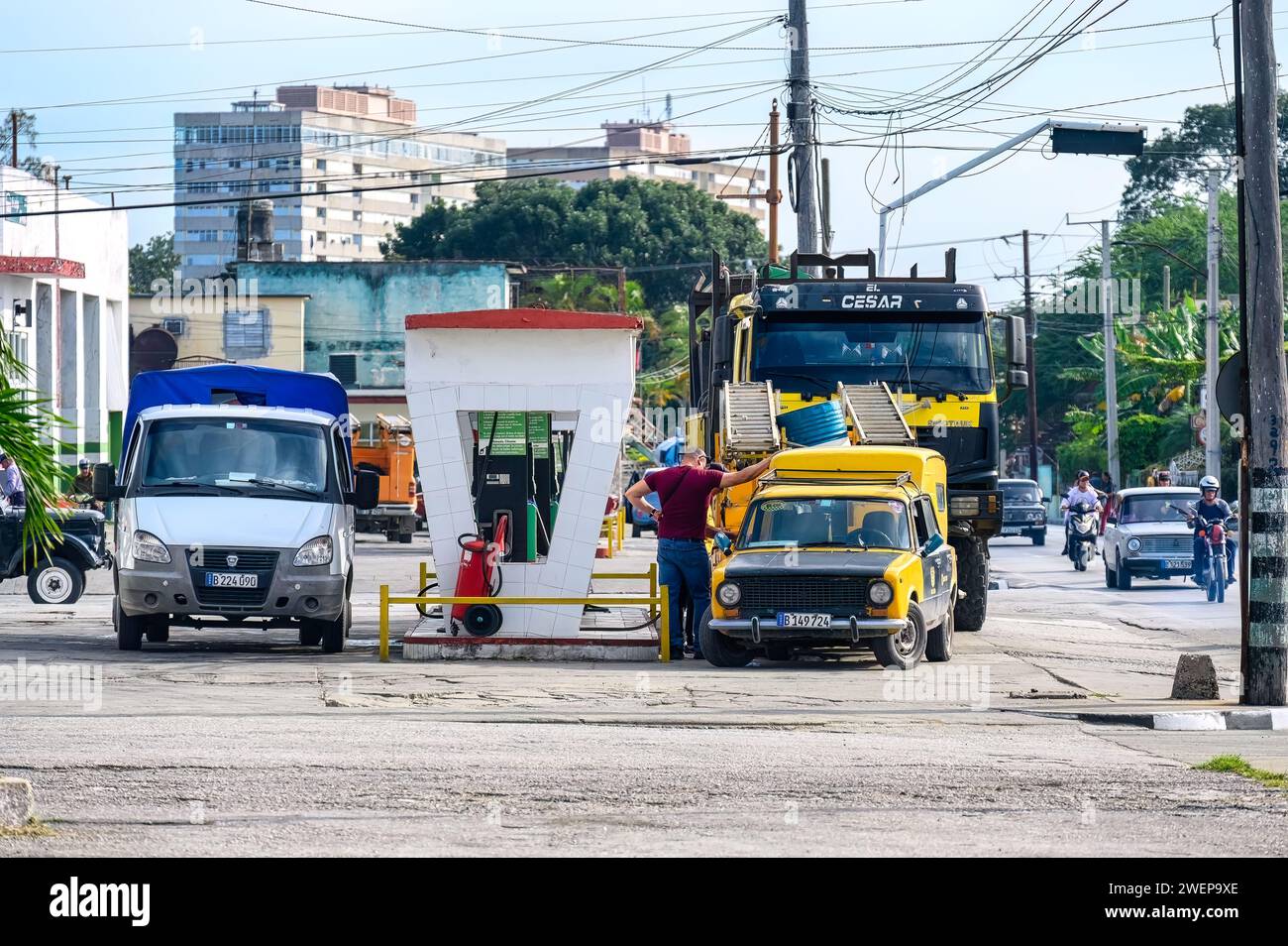 Cuban gas station hi-res stock photography and images - Alamy