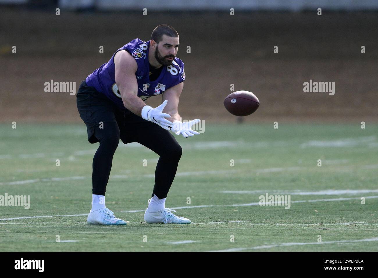 Baltimore Ravens tight end Mark Andrews (89) works out during an NFL ...