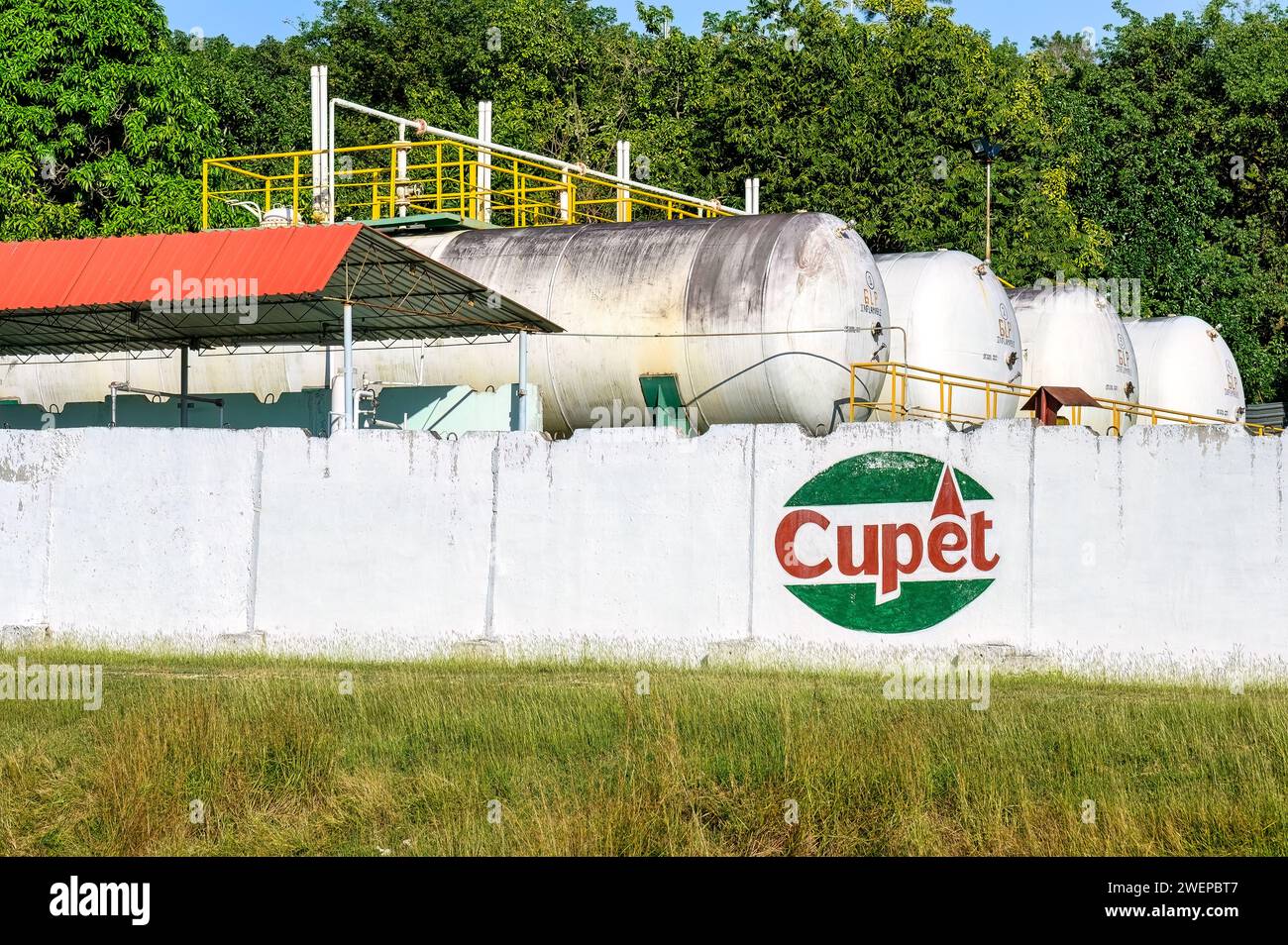 fence of Cupet natural gas industry, santa clara, cuba, 2024 Stock ...