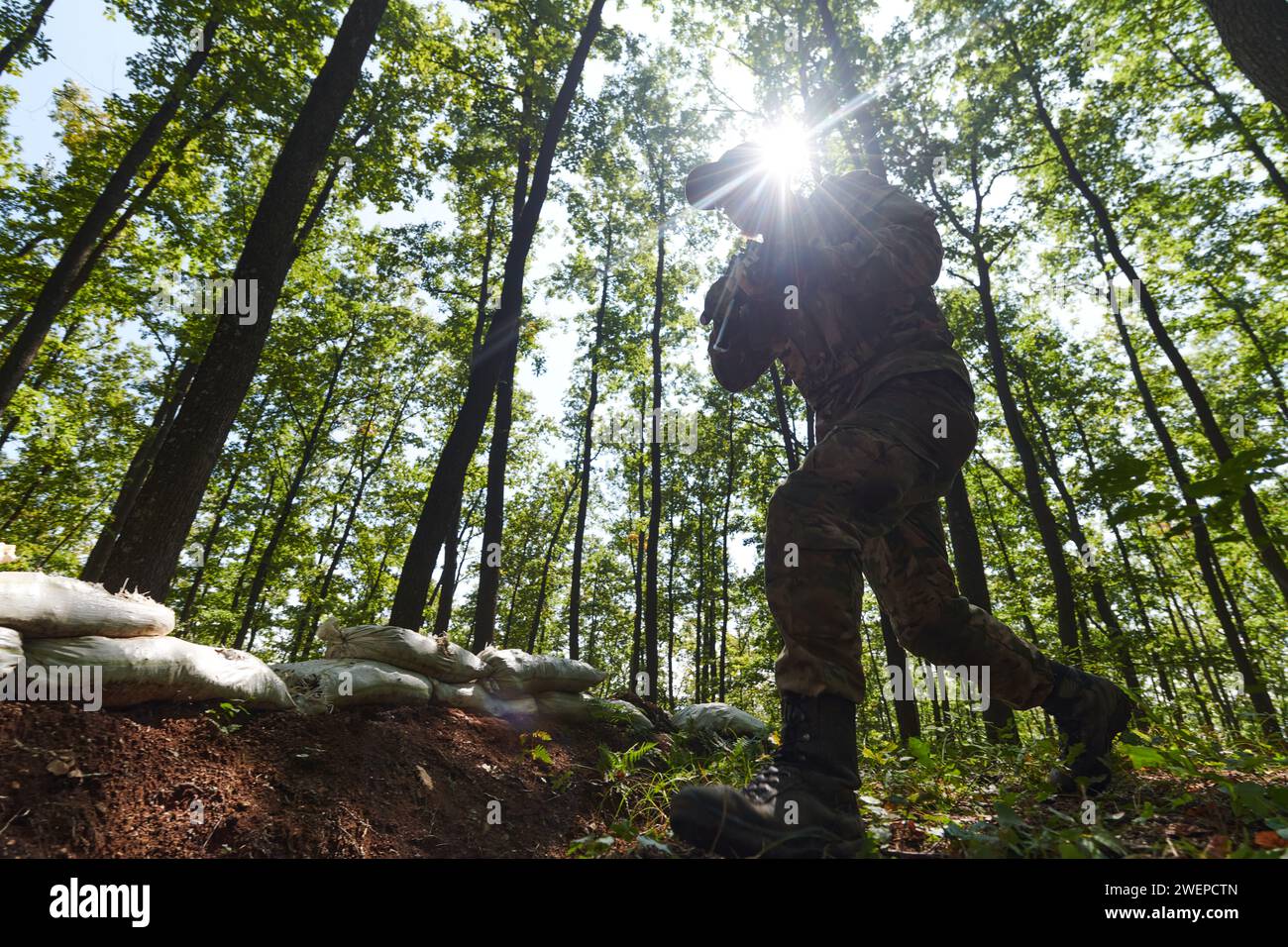 Jungle warfare training hi-res stock photography and images - Alamy