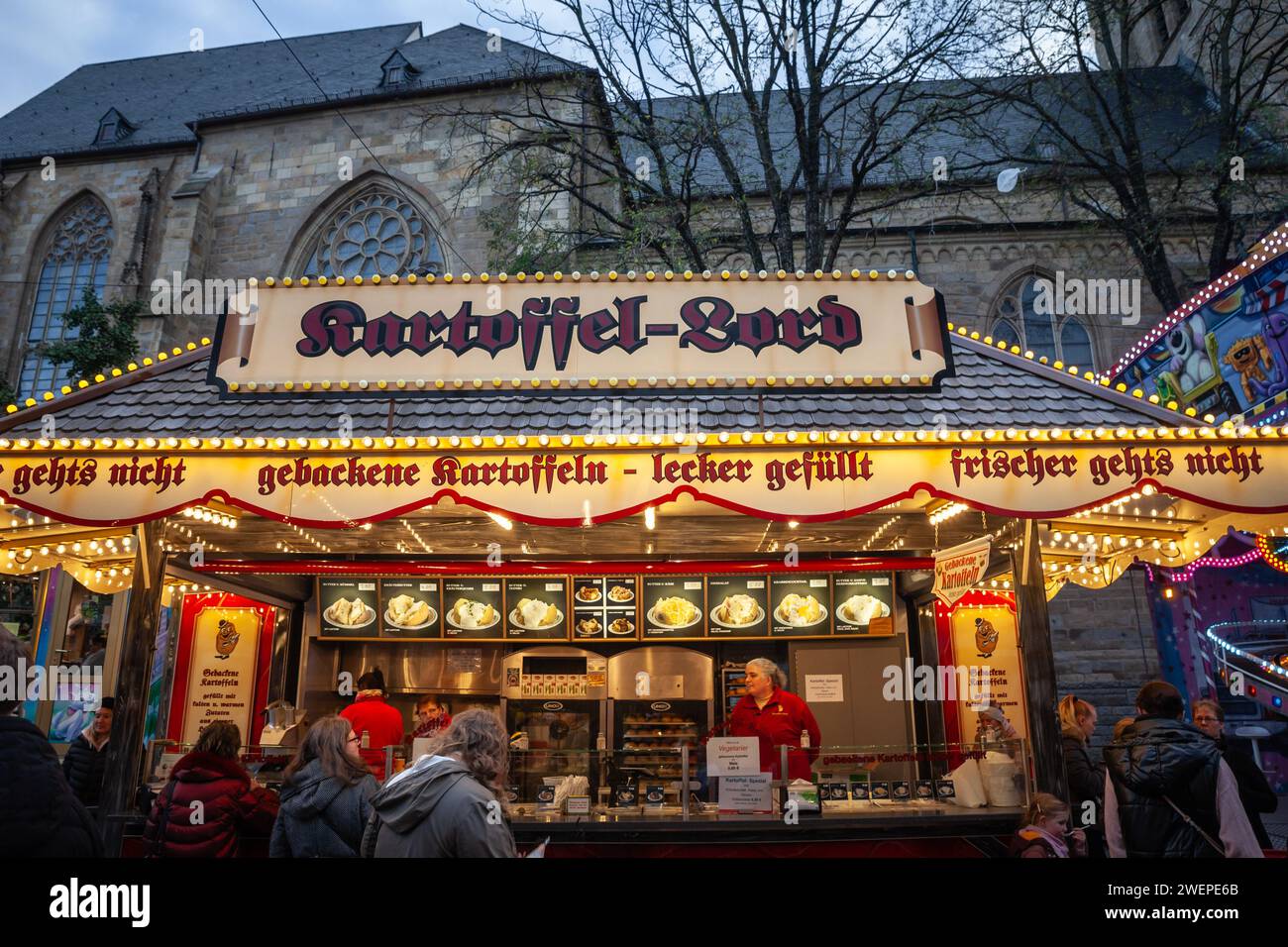 Carnival food stands hi-res stock photography and images - Alamy
